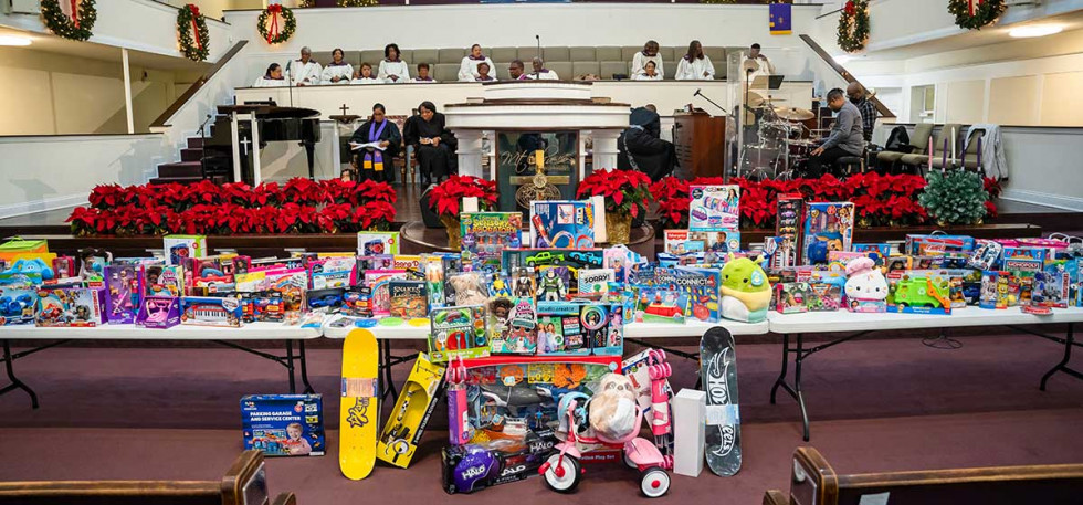 Holiday Heroes across the U.S. bring cheer to Youth Villages children ...